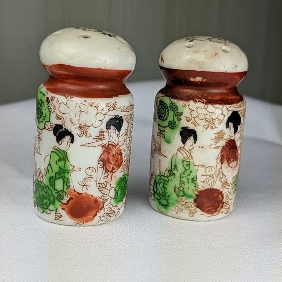 Kitchen | Vintage Porcelain Geisha Girls Japanese Shakers | Poshmark